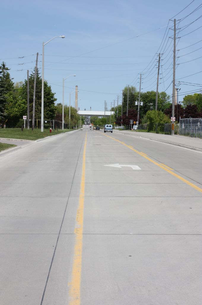residential road - Construction Canada