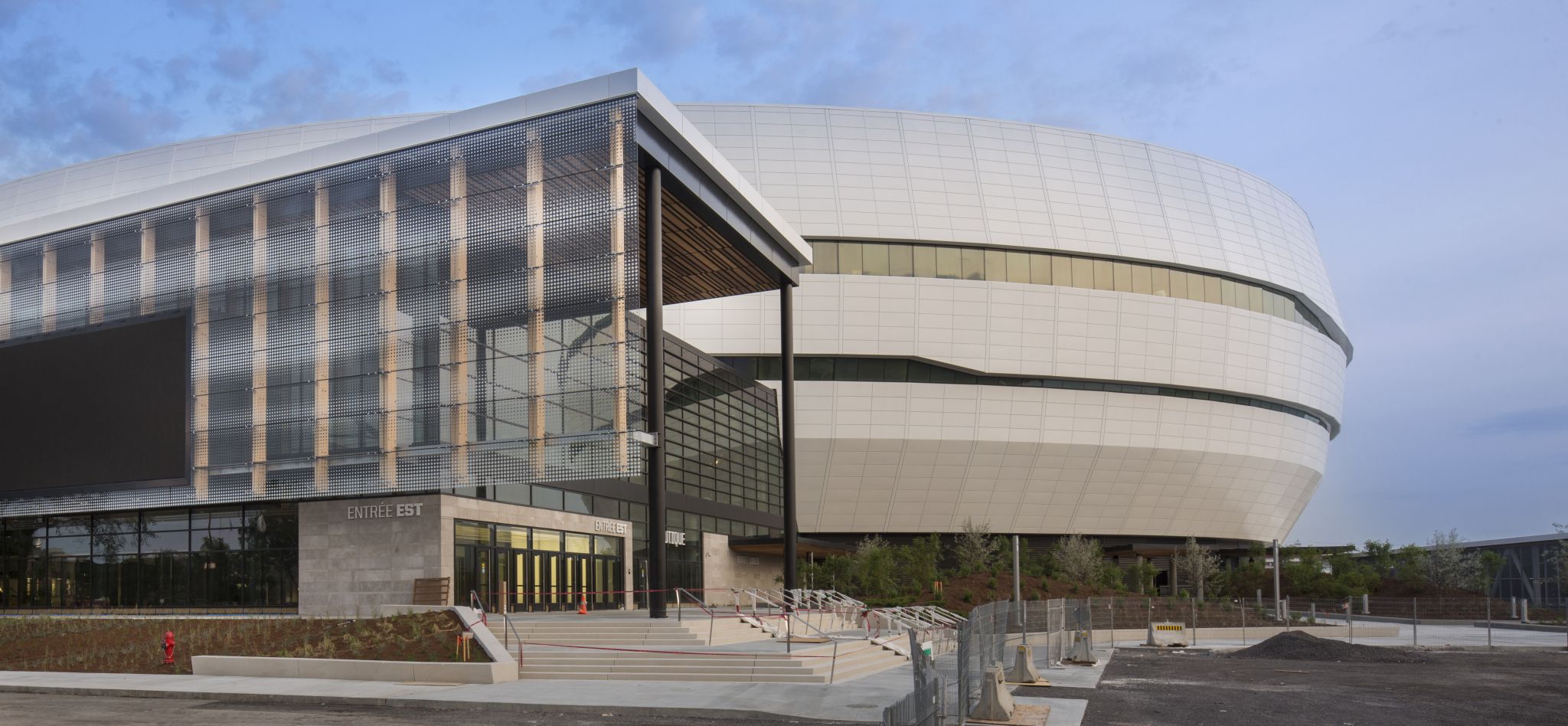 Wood’s vital role in Québec City’s Vidéotron Centre - Construction Canada