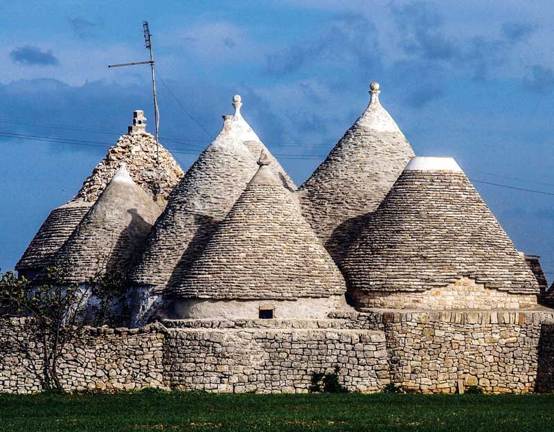 truli-alberobello-rebecca-dru-sur-flickr - Construction Canada