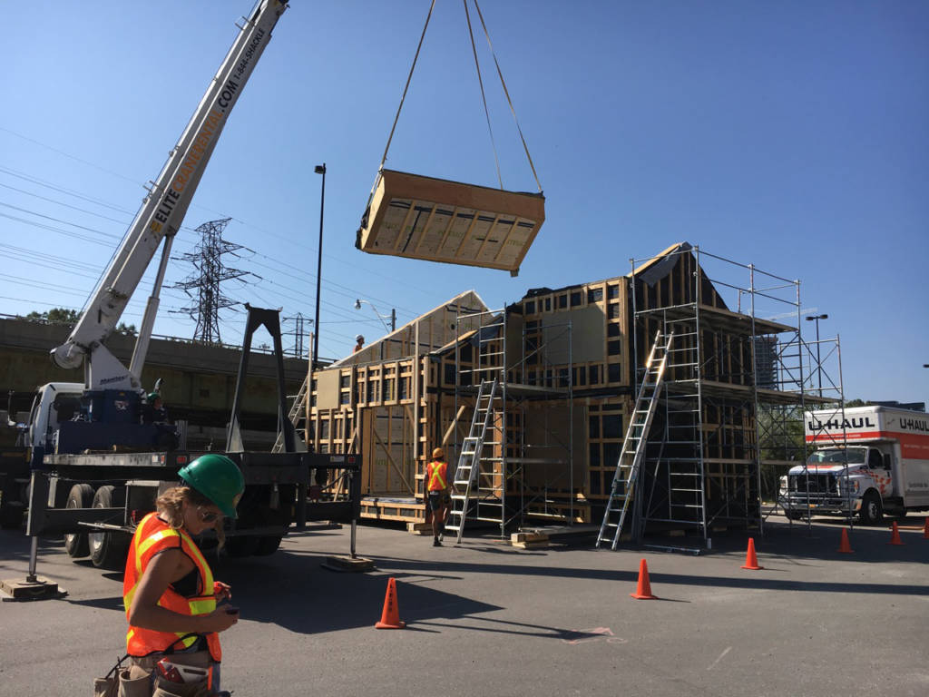 Construction1_EndeavourCentre - Construction Canada