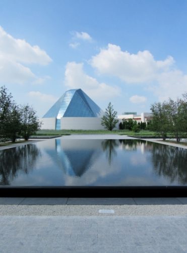 Stone adds a timeless quality to a Toronto landmark - Construction Canada