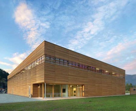 Industrial buildings in wood - Construction Canada