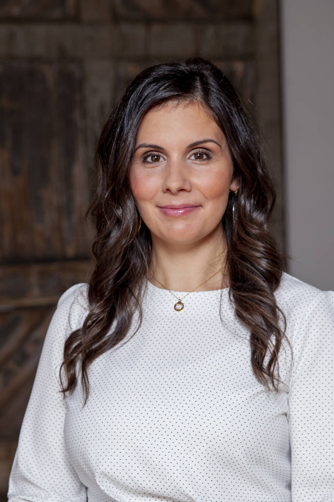 Elisia_Neves - Construction Canada