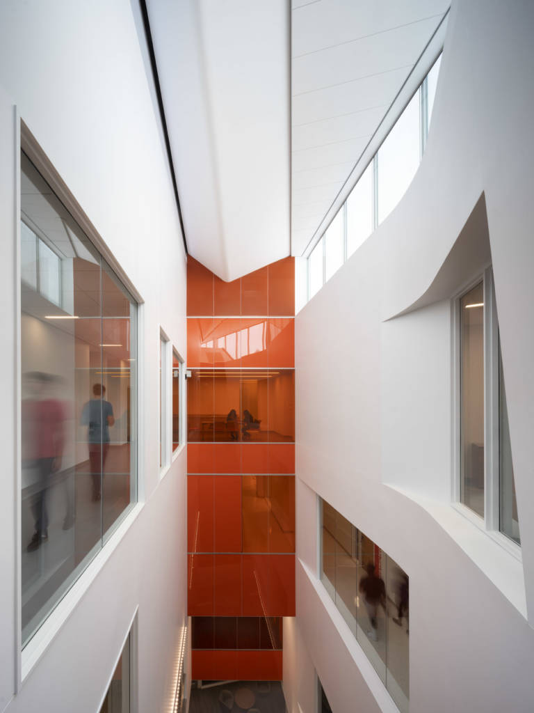 U.S. university fuses neoclassical-modern design with Canadian ...